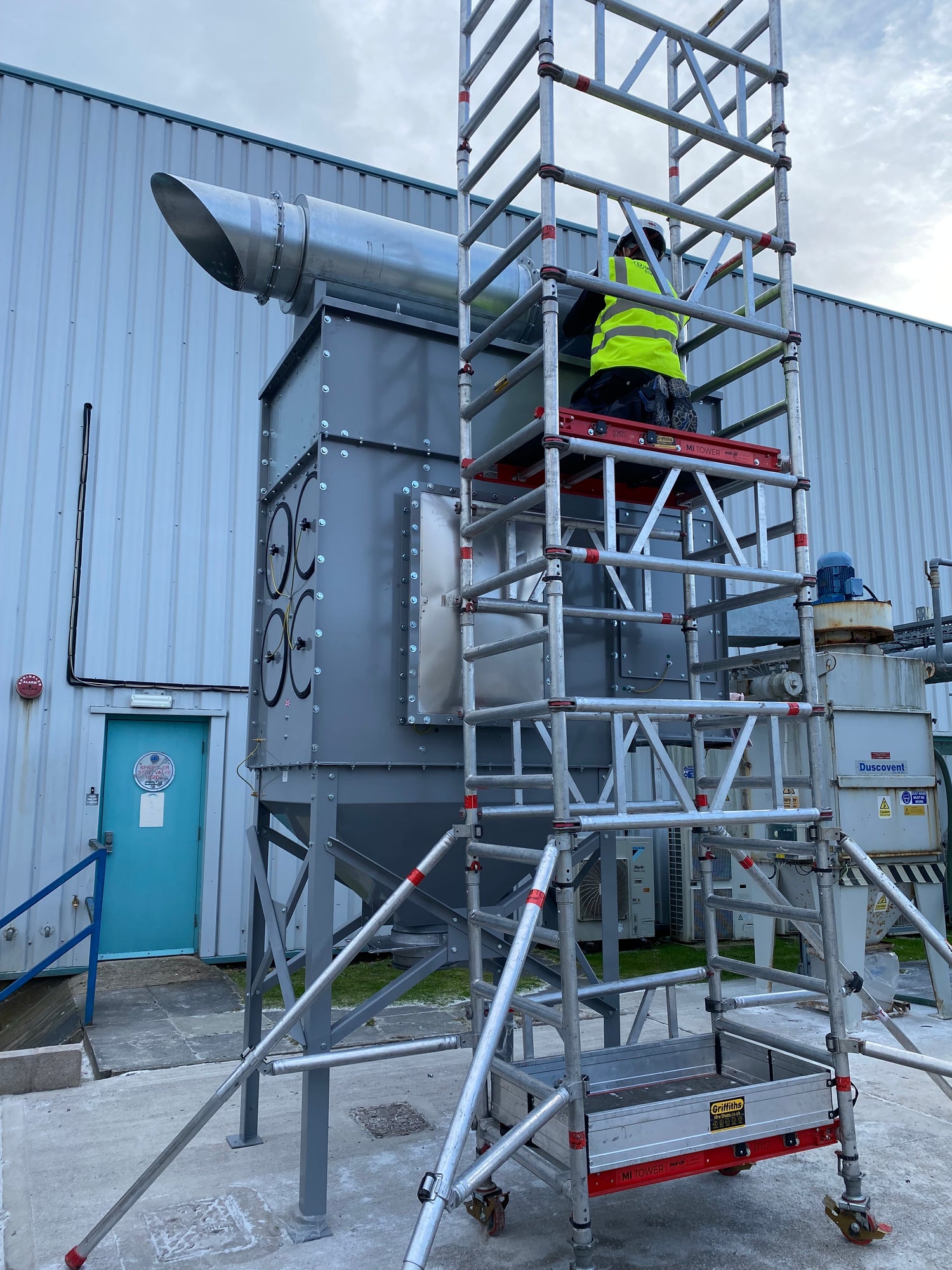 Dust & Fume Cartridge Filters and Extractors - Cavendish Filters